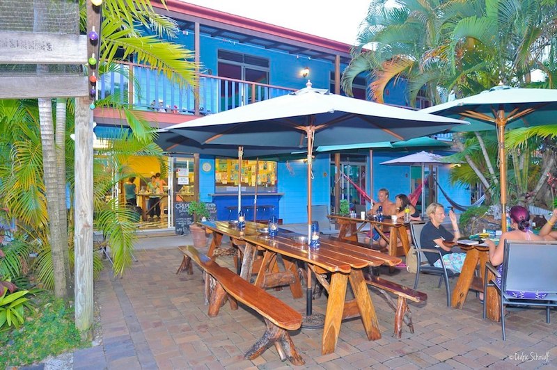 Cool Bananas Backpackers Lodge in Agnes Water / Town of 1770 - Prices ...