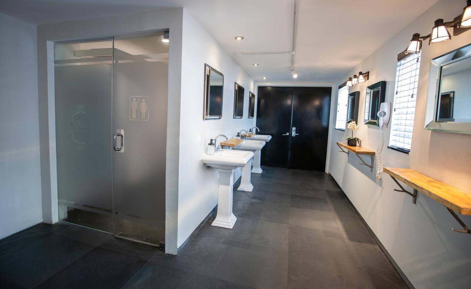 Posh South Beach Hostel, Miami Beach - Is it Worth it? NEW Reviews 2025