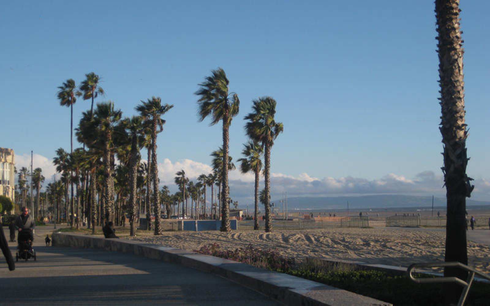 Price Comparison for HI - Los Angeles - Santa Monica Hostel in Los ...