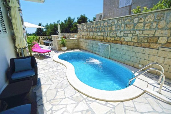Youth Hostel Villa Marija, Hvar Island - Is it Worth it? NEW Reviews 2025