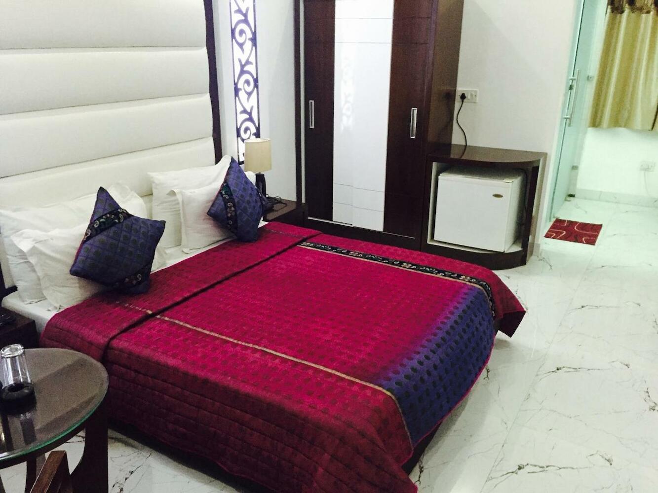 Hotel Sun International, New Delhi - Is it Worth it? NEW Reviews 2025