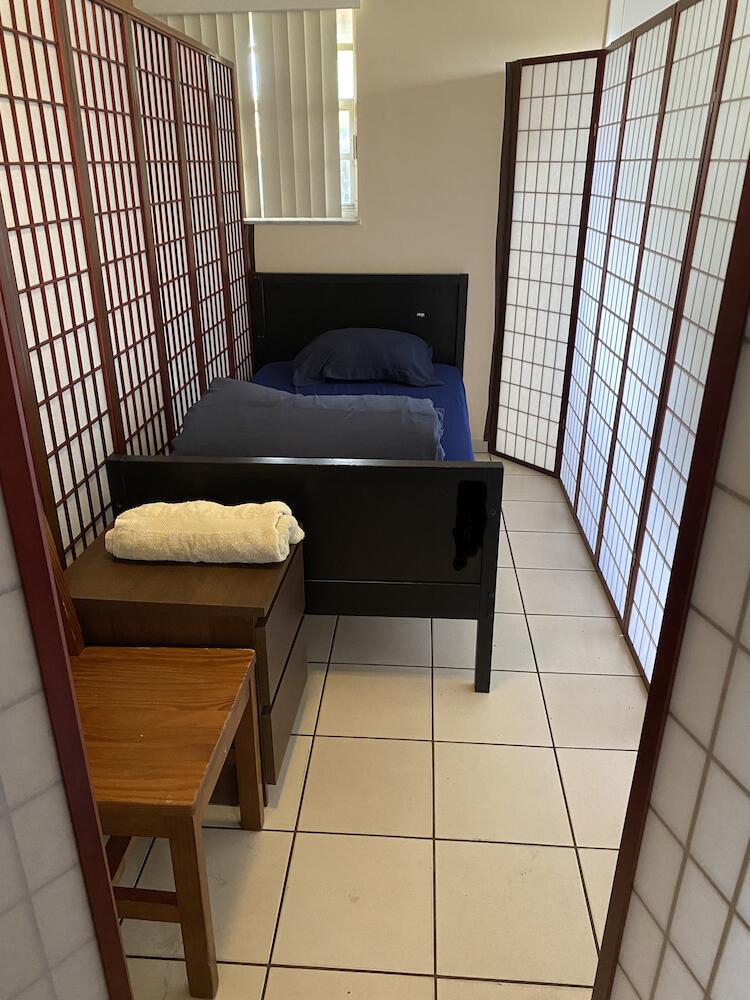 Davish's House Miami Airport, Hialeah - Is it Worth it? NEW Reviews 2025