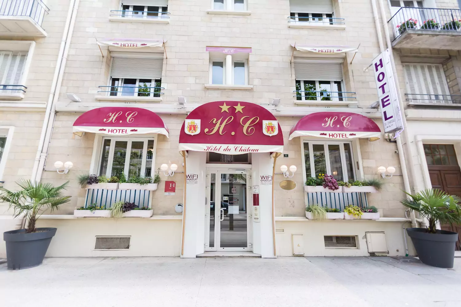 Hotel Du Chateau, Caen - 2023 Price & Reviews Compared