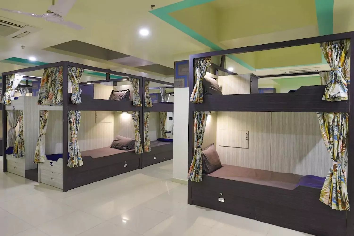 in & out AC Dormitory, Ahmedabad - 2023 Price & Reviews Compared