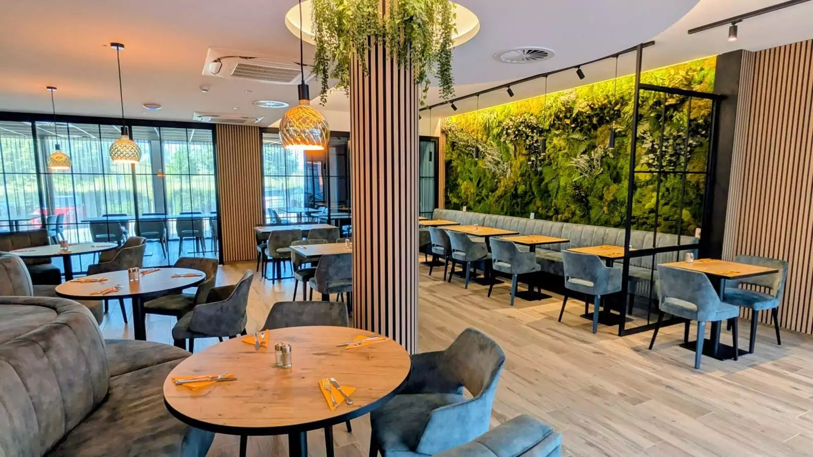 Orange Hotel, La Louvière - Is it Worth it? NEW Reviews 2024