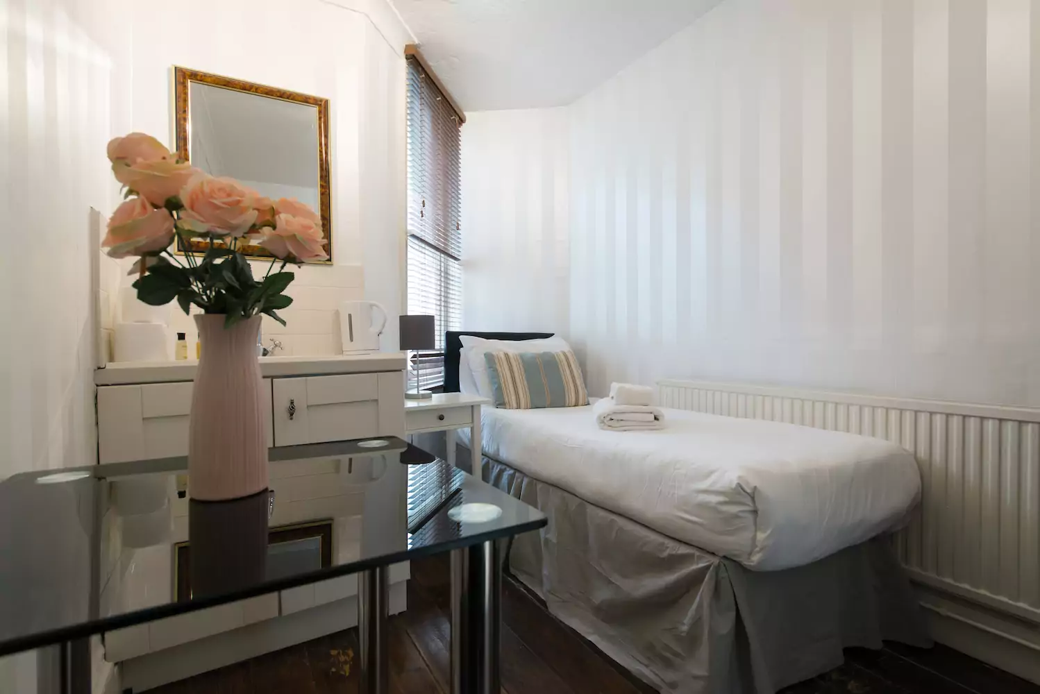 Amber Hotel, London - Is it Worth it? NEW Reviews 2023