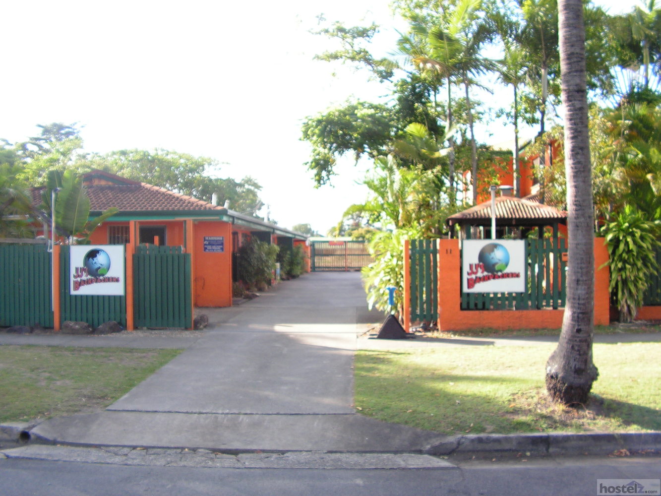 Price Comparison for JJ's Backpackers Hostel in Cairns (with HONEST ...