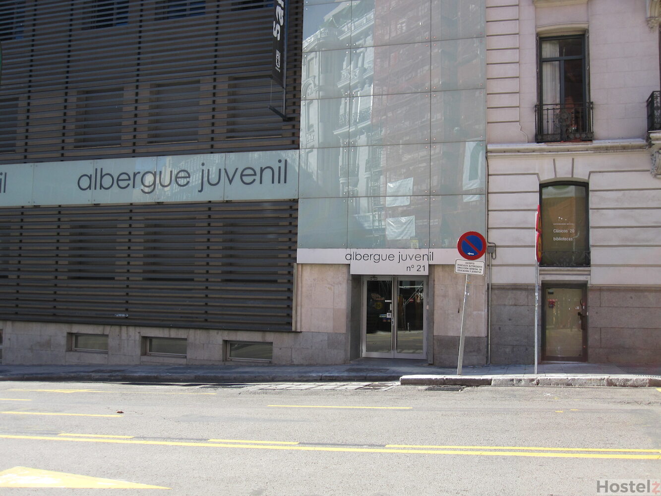 Price Comparison for Albergue Juvenil Madrid Hostel in Madrid (with ...